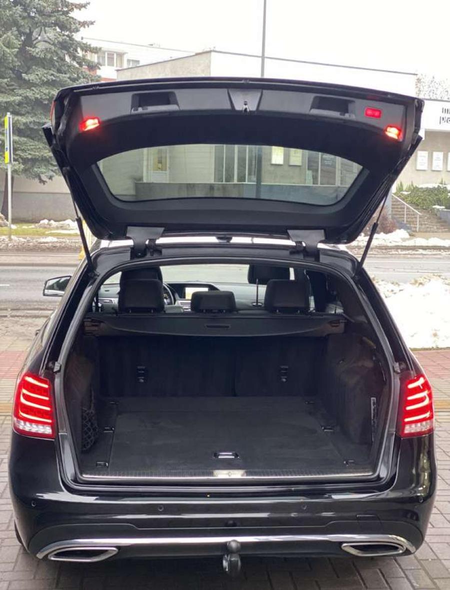 Black Mercedes-Benz E 350 2013 in Marijampole, with an engine capacity of 2.99 L and mileage of 276 thousand km for 11999 €, photo 15 on AUTOMOTO.COM.LV