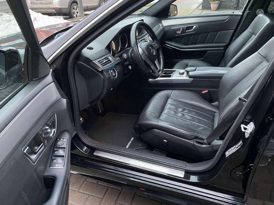 Black Mercedes-Benz E 350 2013 in Marijampole, with an engine capacity of 2.99 L and mileage of 276 thousand km for 11999 €, photo 16 on AUTOMOTO.COM.LV