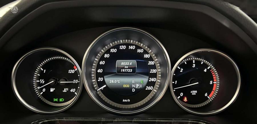 Black Mercedes-Benz E 350 2013 in Klaipeda, with an engine capacity of 2.99 L and mileage of 198 thousand km for 8888 €, photo 4 on AUTOMOTO.COM.LV
