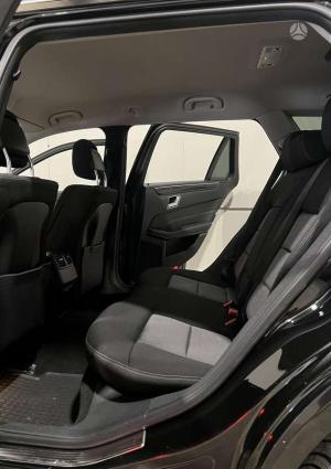 Black Mercedes-Benz E 350 2013 in Klaipeda, with an engine capacity of 2.99 L and mileage of 198 thousand km for 8888 €, photo 6 on AUTOMOTO.COM.LV