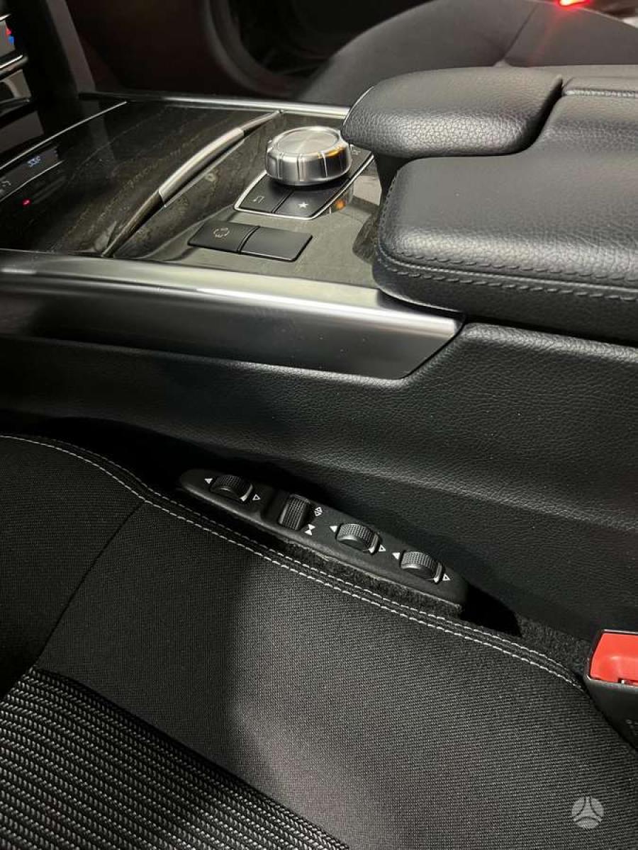 Black Mercedes-Benz E 350 2013 in Klaipeda, with an engine capacity of 2.99 L and mileage of 198 thousand km for 8888 €, photo 8 on AUTOMOTO.COM.LV