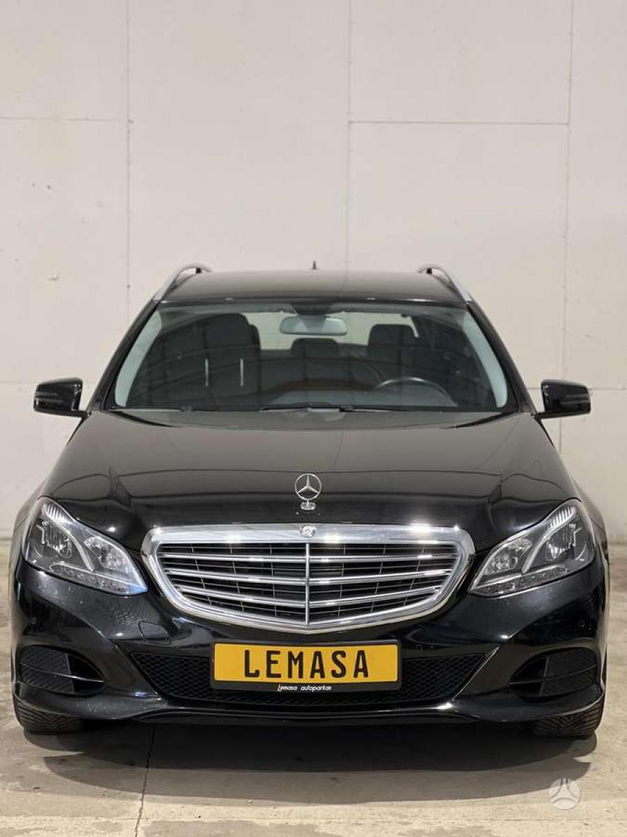 Black Mercedes-Benz E 350 2013 in Klaipeda, with an engine capacity of 2.99 L and mileage of 198 thousand km for 8888 €, photo 10 on AUTOMOTO.COM.LV
