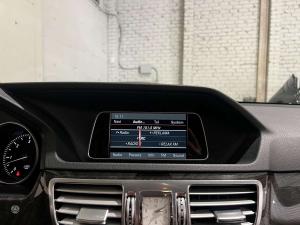 Black Mercedes-Benz E 350 2013 in Klaipeda, with an engine capacity of 2.99 L and mileage of 198 thousand km for 8888 €, photo 17 on AUTOMOTO.COM.LV