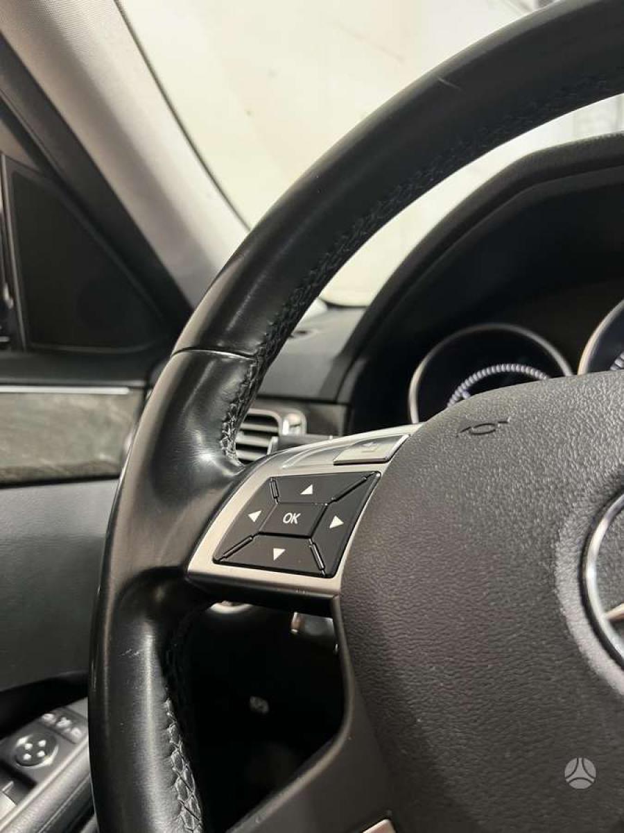 Black Mercedes-Benz E 350 2013 in Klaipeda, with an engine capacity of 2.99 L and mileage of 198 thousand km for 8888 €, photo 25 on AUTOMOTO.COM.LV