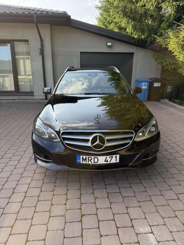 Melns Mercedes-Benz E 350 2013 Kauņa, ar dzinēja tilpumu 2.99 L un nobraukumu 279 tūkst. km par 8700 €, foto 1 vietnē AUTOMOTO.COM.LV