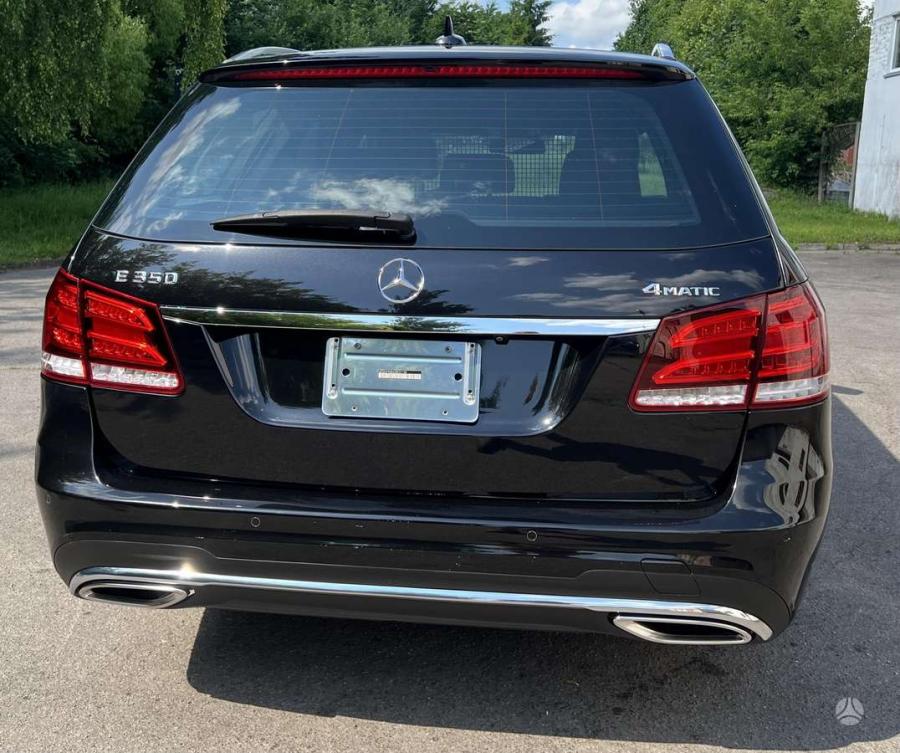 Melns Mercedes-Benz E 350 2014 Šauļi, ar dzinēja tilpumu 3.50 L un nobraukumu 92 tūkst. km par 17900 €, foto 10 vietnē AUTOMOTO.COM.LV