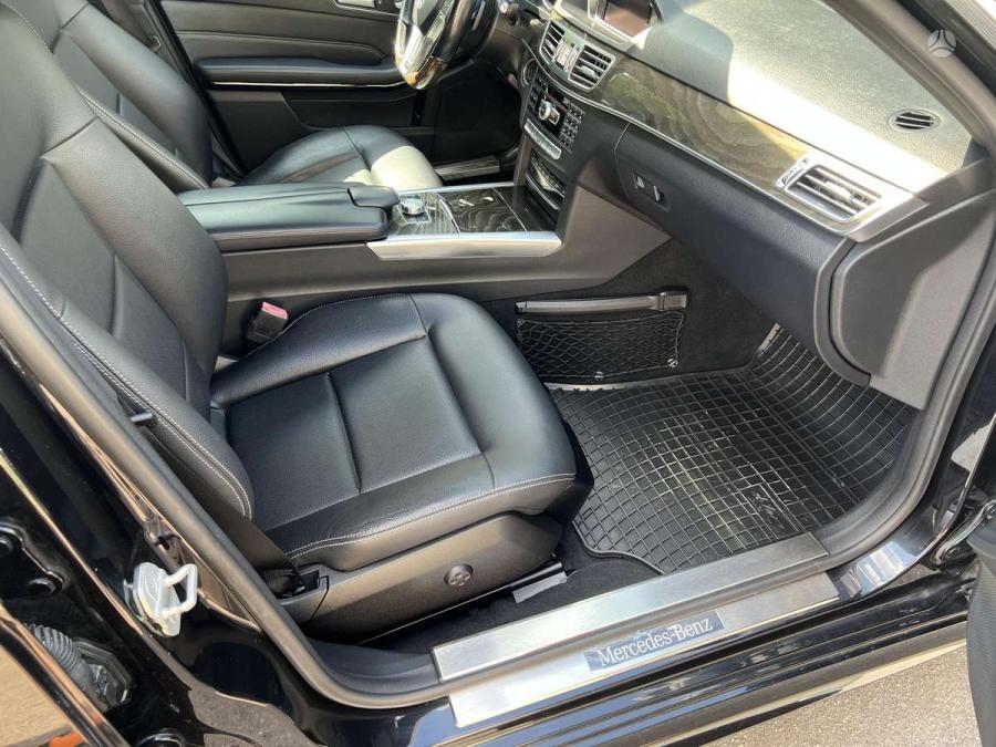 Melns Mercedes-Benz E 350 2014 Šauļi, ar dzinēja tilpumu 3.50 L un nobraukumu 92 tūkst. km par 17900 €, foto 27 vietnē AUTOMOTO.COM.LV