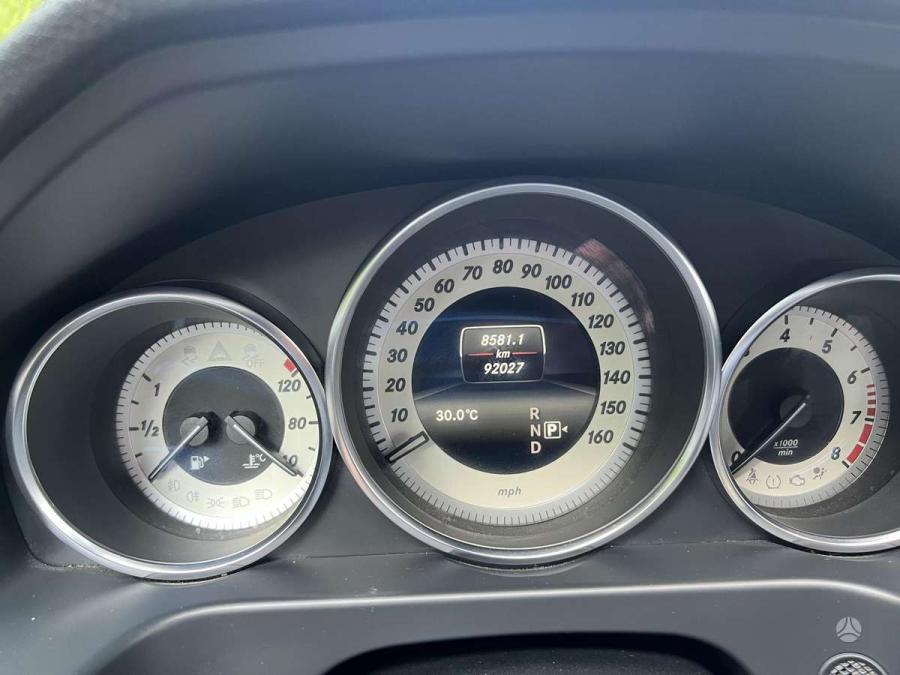 Melns Mercedes-Benz E 350 2014 Šauļi, ar dzinēja tilpumu 3.50 L un nobraukumu 92 tūkst. km par 17900 €, foto 37 vietnē AUTOMOTO.COM.LV