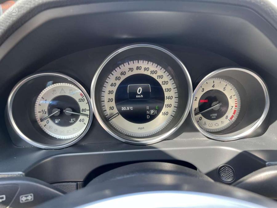 Melns Mercedes-Benz E 350 2014 Šauļi, ar dzinēja tilpumu 3.50 L un nobraukumu 92 tūkst. km par 17900 €, foto 38 vietnē AUTOMOTO.COM.LV
