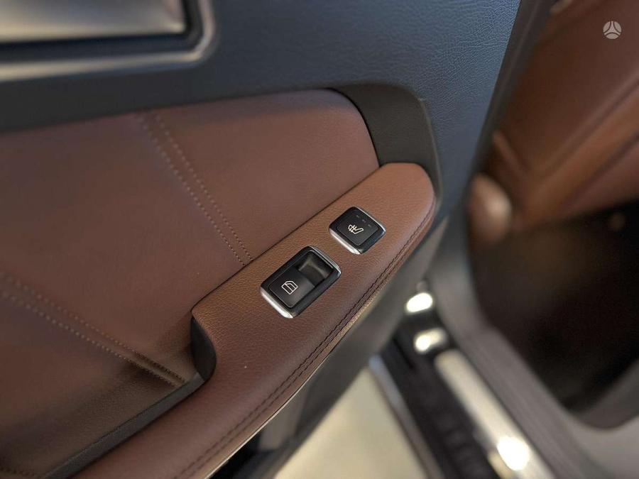 Melns Mercedes-Benz E 350 2014 Klaipėda, ar dzinēja tilpumu 2.99 L un nobraukumu 306 tūkst. km par 12900 €, foto 10 vietnē AUTOMOTO.COM.LV