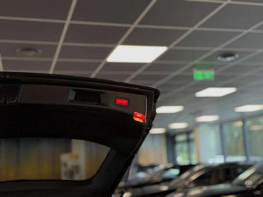 Melns Mercedes-Benz E 350 2014 Klaipėda, ar dzinēja tilpumu 2.99 L un nobraukumu 306 tūkst. km par 12900 €, foto 11 vietnē AUTOMOTO.COM.LV