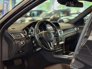 Melns Mercedes-Benz E 350 2014 Klaipėda, ar dzinēja tilpumu 2.99 L un nobraukumu 306 tūkst. km par 12900 €, foto 14 vietnē AUTOMOTO.COM.LV