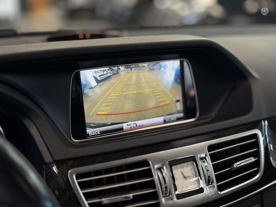 Melns Mercedes-Benz E 350 2014 Klaipėda, ar dzinēja tilpumu 2.99 L un nobraukumu 306 tūkst. km par 12900 €, foto 18 vietnē AUTOMOTO.COM.LV