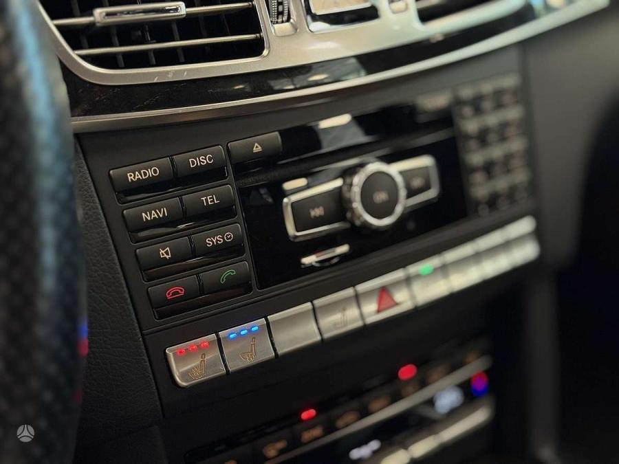 Melns Mercedes-Benz E 350 2014 Klaipėda, ar dzinēja tilpumu 2.99 L un nobraukumu 306 tūkst. km par 12900 €, foto 19 vietnē AUTOMOTO.COM.LV