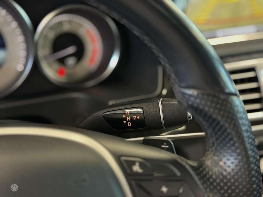 Melns Mercedes-Benz E 350 2014 Klaipėda, ar dzinēja tilpumu 2.99 L un nobraukumu 306 tūkst. km par 12900 €, foto 21 vietnē AUTOMOTO.COM.LV