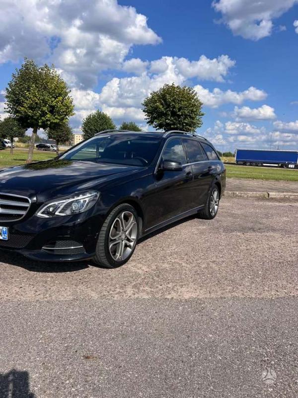 Black Mercedes-Benz E 350 2014 in Kaunas, with an engine capacity of 2.99 L and mileage of 370 thousand km for 8950 €, photo 3 on AUTOMOTO.COM.LV
