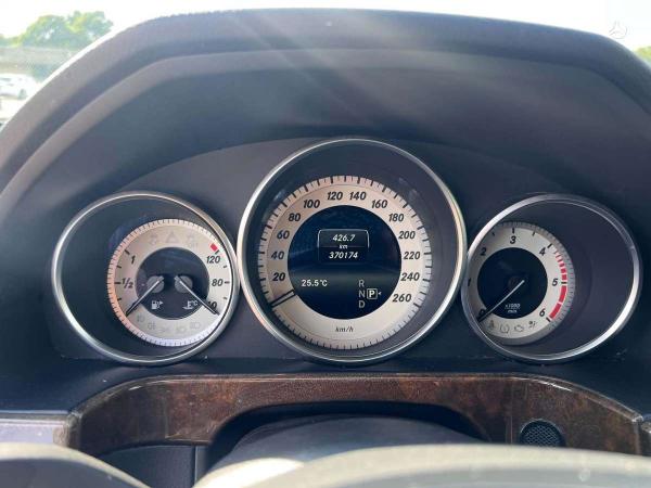 Black Mercedes-Benz E 350 2014 in Kaunas, with an engine capacity of 2.99 L and mileage of 370 thousand km for 8950 €, photo 9 on AUTOMOTO.COM.LV