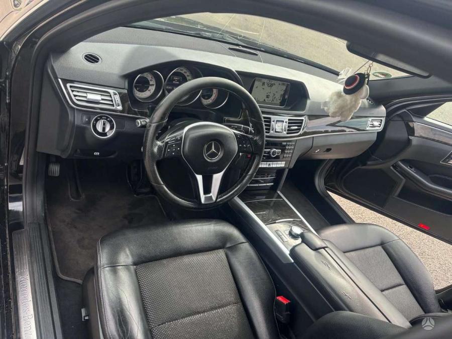 Melns Mercedes-Benz E 350 2014 Alīta, ar dzinēja tilpumu 2.99 L un nobraukumu 353 tūkst. km par 7950 €, foto 10 vietnē AUTOMOTO.COM.LV
