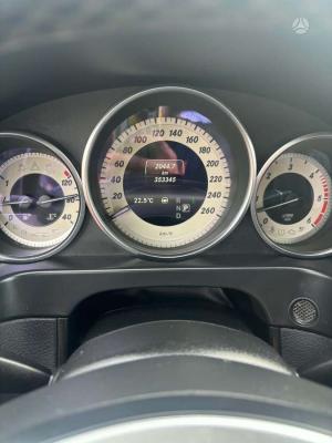 Melns Mercedes-Benz E 350 2014 Alīta, ar dzinēja tilpumu 2.99 L un nobraukumu 353 tūkst. km par 7950 €, foto 17 vietnē AUTOMOTO.COM.LV