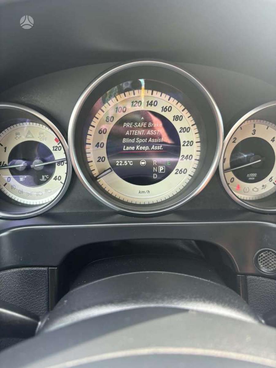 Melns Mercedes-Benz E 350 2014 Alīta, ar dzinēja tilpumu 2.99 L un nobraukumu 353 tūkst. km par 7950 €, foto 18 vietnē AUTOMOTO.COM.LV