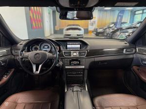 Black Mercedes-Benz E 350 2014 in Klaipeda, with an engine capacity of 2.99 L and mileage of 306 thousand km for 12900 €, photo 3 on AUTOMOTO.COM.LV