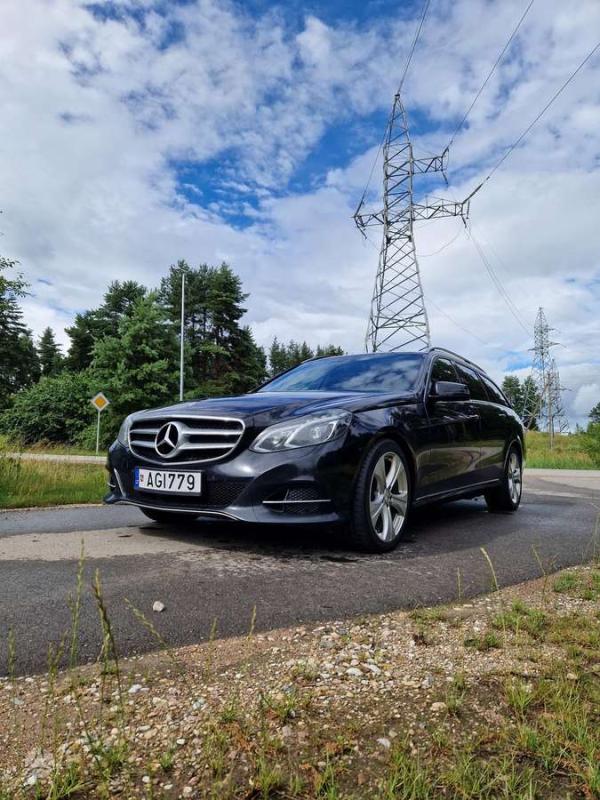 Melns Mercedes-Benz E 350 2016 Molėtai, ar dzinēja tilpumu 2.99 L un nobraukumu 347 tūkst. km par 10900 €, foto 1 vietnē AUTOMOTO.COM.LV