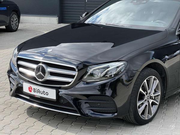 Black Mercedes-Benz E 350 2016 in Utena, with an engine capacity of 2.99 L and mileage of 247 thousand km for 16500 €, photo 5 on AUTOMOTO.COM.LV
