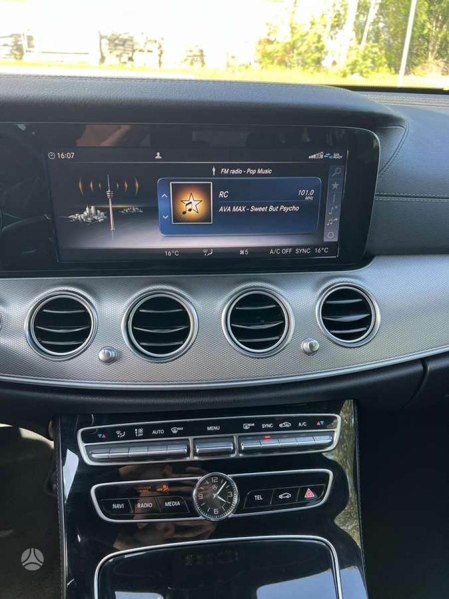 Melns Mercedes-Benz E 350 2016 Utena, ar dzinēja tilpumu 2.99 L un nobraukumu 247 tūkst. km par 16500 €, foto 51 vietnē AUTOMOTO.COM.LV