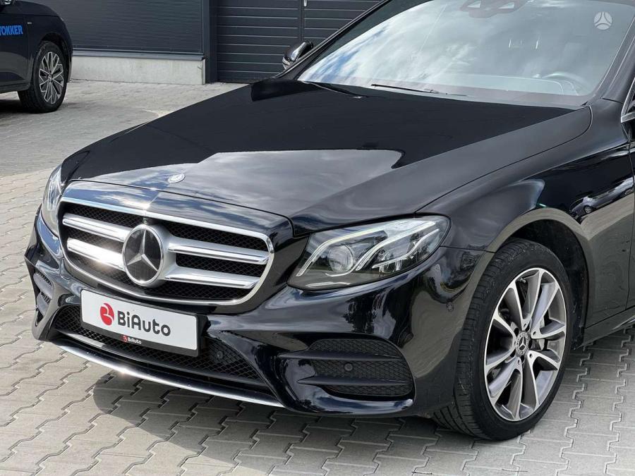Black Mercedes-Benz E 350 2016 in Utena, with an engine capacity of 2.99 L and mileage of 249 thousand km for 15950 €, photo 4 on AUTOMOTO.COM.LV