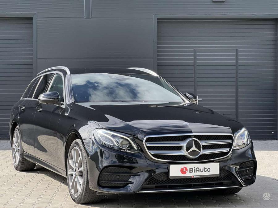 Black Mercedes-Benz E 350 2016 in Utena, with an engine capacity of 2.99 L and mileage of 249 thousand km for 15950 €, photo 7 on AUTOMOTO.COM.LV
