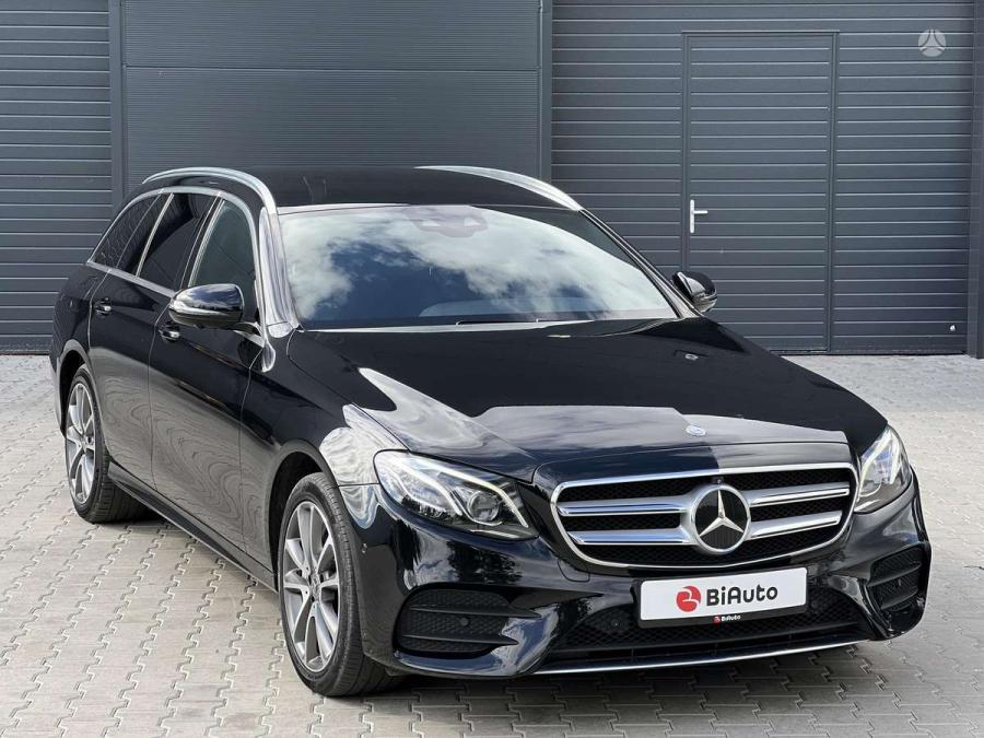 Black Mercedes-Benz E 350 2016 in Utena, with an engine capacity of 2.99 L and mileage of 249 thousand km for 15950 €, photo 8 on AUTOMOTO.COM.LV
