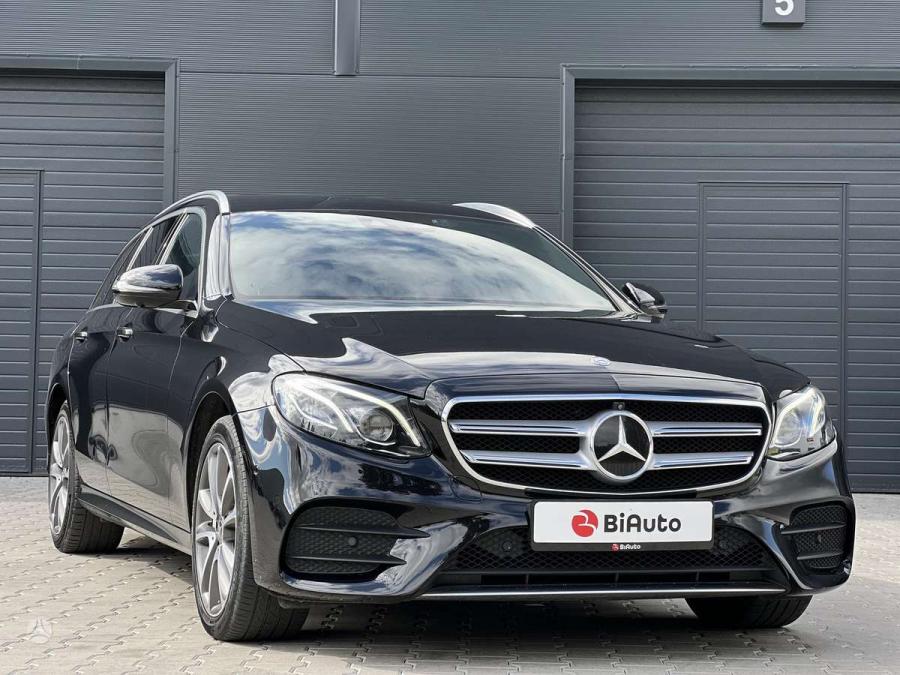 Black Mercedes-Benz E 350 2016 in Utena, with an engine capacity of 2.99 L and mileage of 249 thousand km for 15950 €, photo 14 on AUTOMOTO.COM.LV