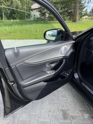 Black Mercedes-Benz E 350 2016 in Utena, with an engine capacity of 2.99 L and mileage of 249 thousand km for 15950 €, photo 26 on AUTOMOTO.COM.LV