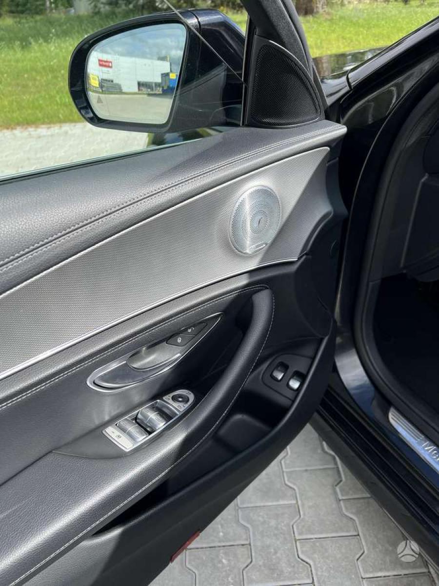 Black Mercedes-Benz E 350 2016 in Utena, with an engine capacity of 2.99 L and mileage of 249 thousand km for 15950 €, photo 27 on AUTOMOTO.COM.LV
