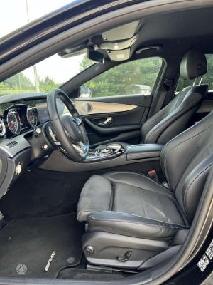 Black Mercedes-Benz E 350 2016 in Utena, with an engine capacity of 2.99 L and mileage of 249 thousand km for 15950 €, photo 30 on AUTOMOTO.COM.LV