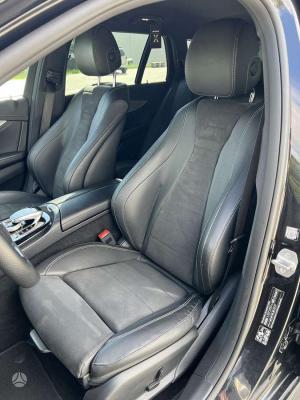 Black Mercedes-Benz E 350 2016 in Utena, with an engine capacity of 2.99 L and mileage of 249 thousand km for 15950 €, photo 32 on AUTOMOTO.COM.LV