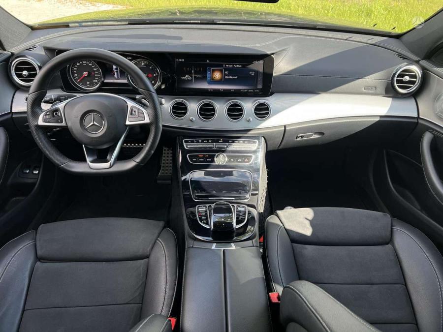Black Mercedes-Benz E 350 2016 in Utena, with an engine capacity of 2.99 L and mileage of 249 thousand km for 15950 €, photo 34 on AUTOMOTO.COM.LV