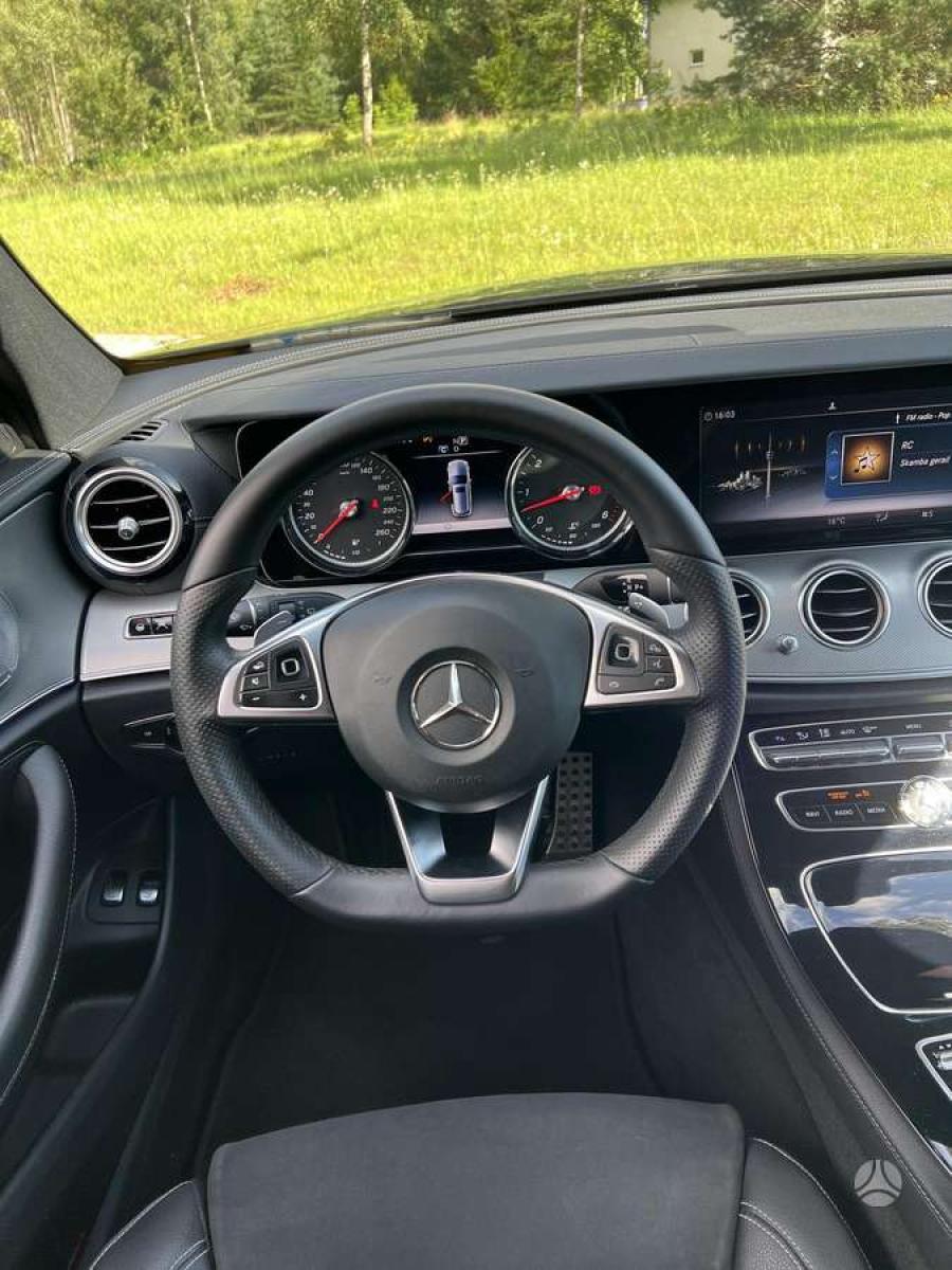 Black Mercedes-Benz E 350 2016 in Utena, with an engine capacity of 2.99 L and mileage of 249 thousand km for 15950 €, photo 35 on AUTOMOTO.COM.LV