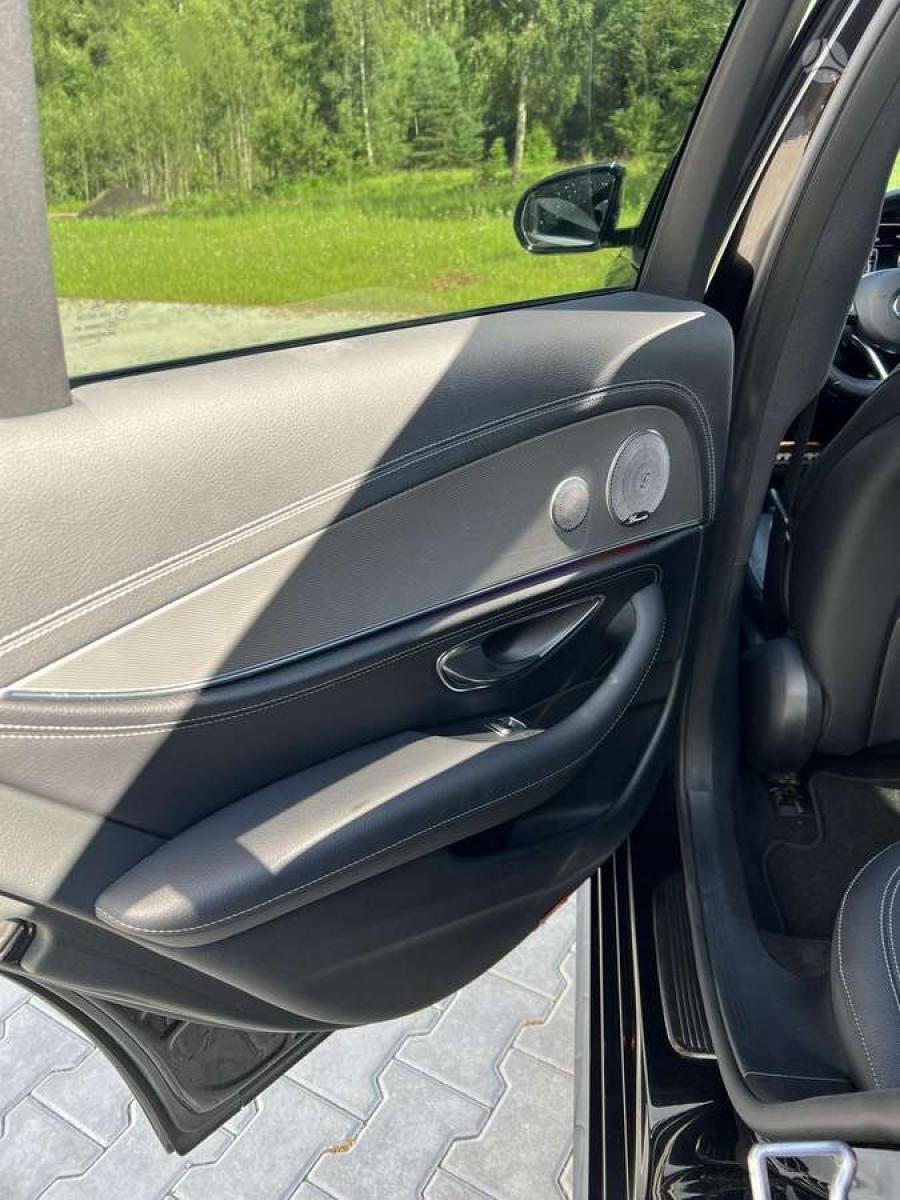 Black Mercedes-Benz E 350 2016 in Utena, with an engine capacity of 2.99 L and mileage of 249 thousand km for 15950 €, photo 40 on AUTOMOTO.COM.LV