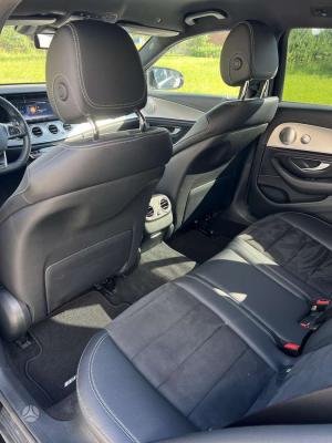 Black Mercedes-Benz E 350 2016 in Utena, with an engine capacity of 2.99 L and mileage of 249 thousand km for 15950 €, photo 41 on AUTOMOTO.COM.LV