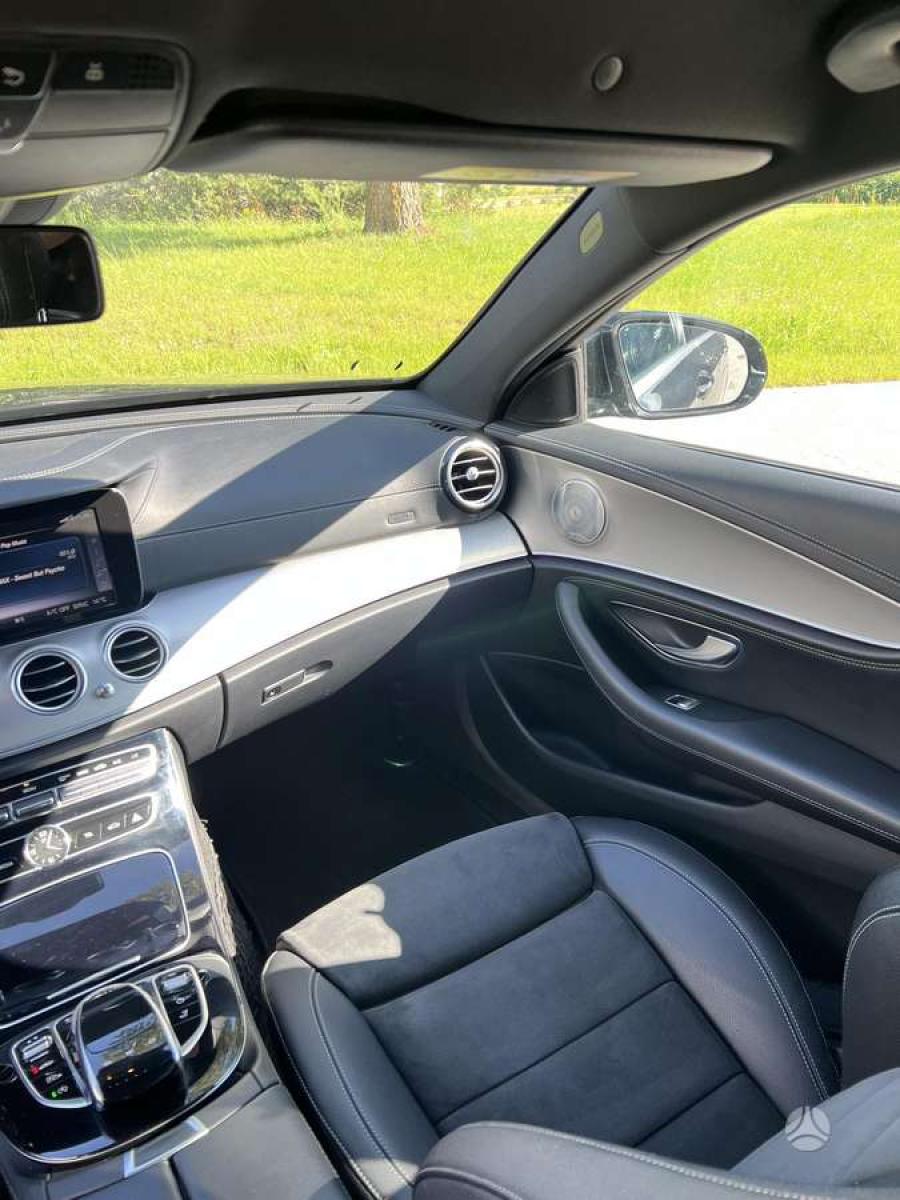 Black Mercedes-Benz E 350 2016 in Utena, with an engine capacity of 2.99 L and mileage of 249 thousand km for 15950 €, photo 43 on AUTOMOTO.COM.LV