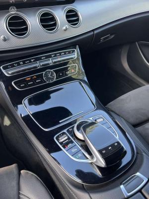 Black Mercedes-Benz E 350 2016 in Utena, with an engine capacity of 2.99 L and mileage of 249 thousand km for 15950 €, photo 44 on AUTOMOTO.COM.LV