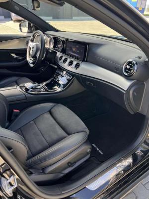 Black Mercedes-Benz E 350 2016 in Utena, with an engine capacity of 2.99 L and mileage of 249 thousand km for 15950 €, photo 47 on AUTOMOTO.COM.LV