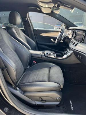 Black Mercedes-Benz E 350 2016 in Utena, with an engine capacity of 2.99 L and mileage of 249 thousand km for 15950 €, photo 48 on AUTOMOTO.COM.LV