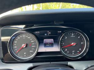 Black Mercedes-Benz E 350 2016 in Utena, with an engine capacity of 2.99 L and mileage of 249 thousand km for 15950 €, photo 50 on AUTOMOTO.COM.LV