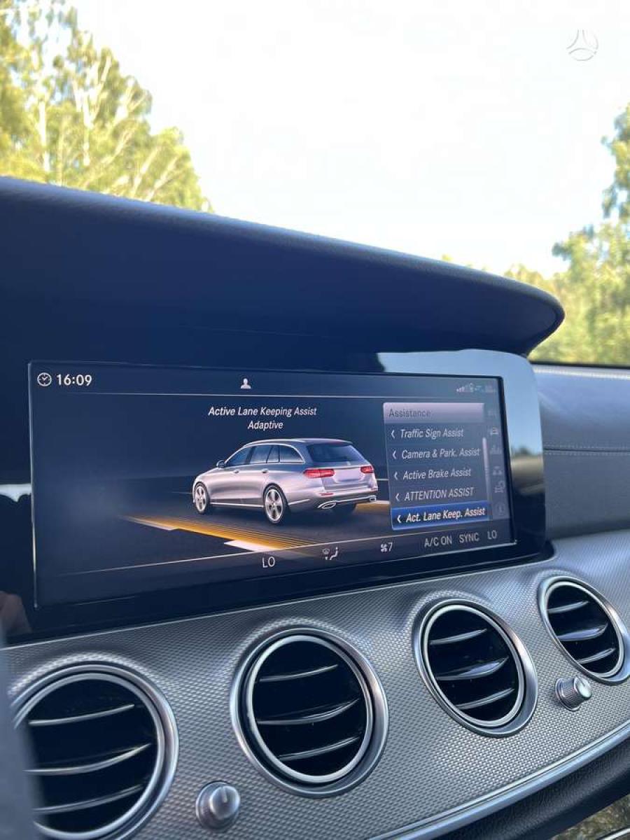 Black Mercedes-Benz E 350 2016 in Utena, with an engine capacity of 2.99 L and mileage of 249 thousand km for 15950 €, photo 54 on AUTOMOTO.COM.LV