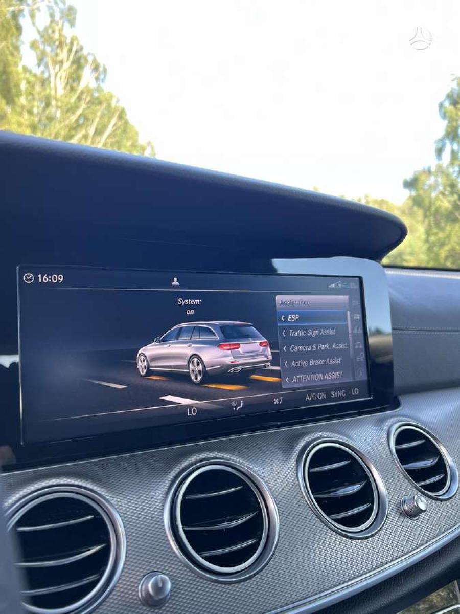 Black Mercedes-Benz E 350 2016 in Utena, with an engine capacity of 2.99 L and mileage of 249 thousand km for 15950 €, photo 55 on AUTOMOTO.COM.LV