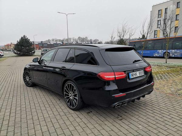 Black Mercedes-Benz E 350 2017 in Klaipeda, with an engine capacity of 3.00 L and mileage of 245 thousand km for 19000 €, photo 9 on AUTOMOTO.COM.LV