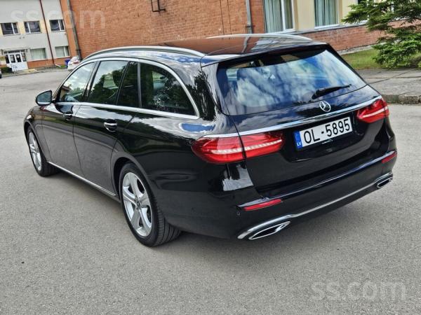 Black Mercedes-Benz E 350 2017 in Jekabpils, with an engine capacity of 3.00 L and mileage of 293 thousand km for 17990 €, photo 9 on AUTOMOTO.COM.LV