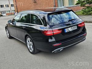 Melns Mercedes-Benz E 350 2017 Jēkabpils, ar dzinēja tilpumu 3.00 L un nobraukumu 293 tūkst. km par 17990 €, foto 10 vietnē AUTOMOTO.COM.LV